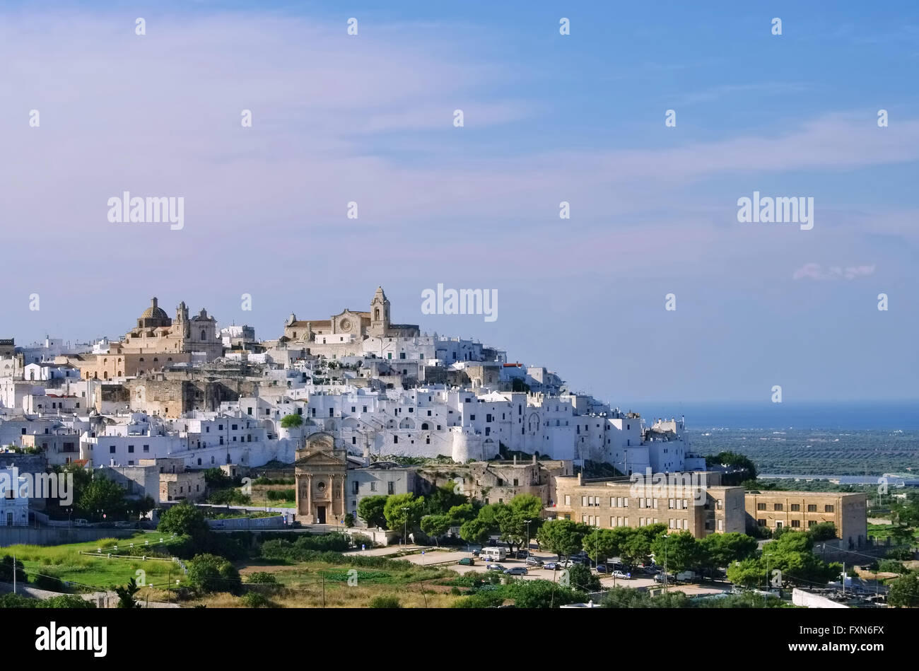 Townscape cathedral castle hi-res stock photography and images - Alamy