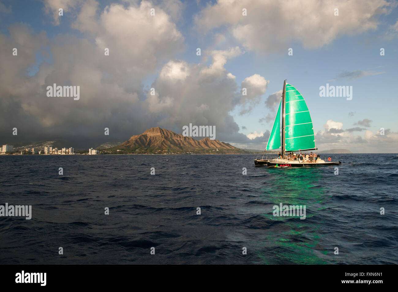 MaiTai Catamaran, day sailing for tourists off Waikiki Beach and ...