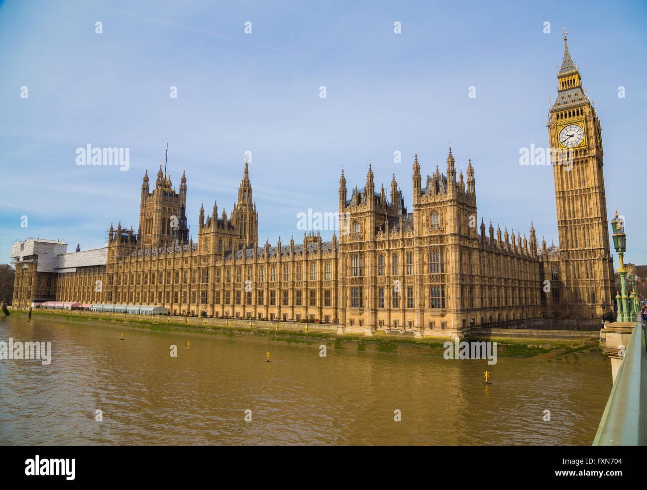 Elizabeth tower the palace of westminster houses of parliament a hi-res ...