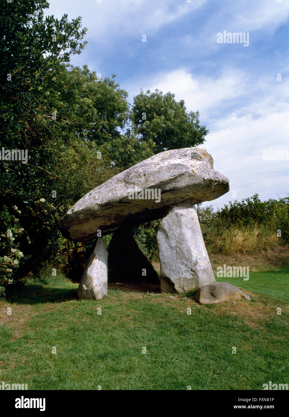 Prehistoric portal tomb hi-res stock photography and images - Alamy