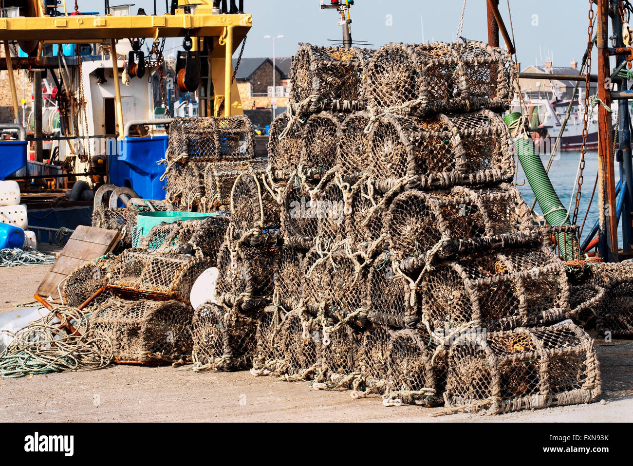 Cargo net ship hi-res stock photography and images - Alamy