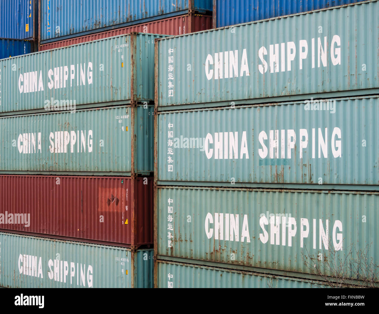 Shipping container stack hi-res stock photography and images - Alamy