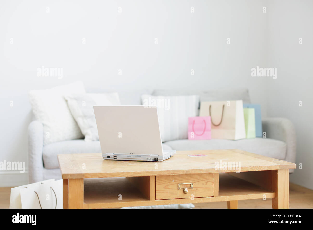 Room payment hi-res stock photography and images - Alamy