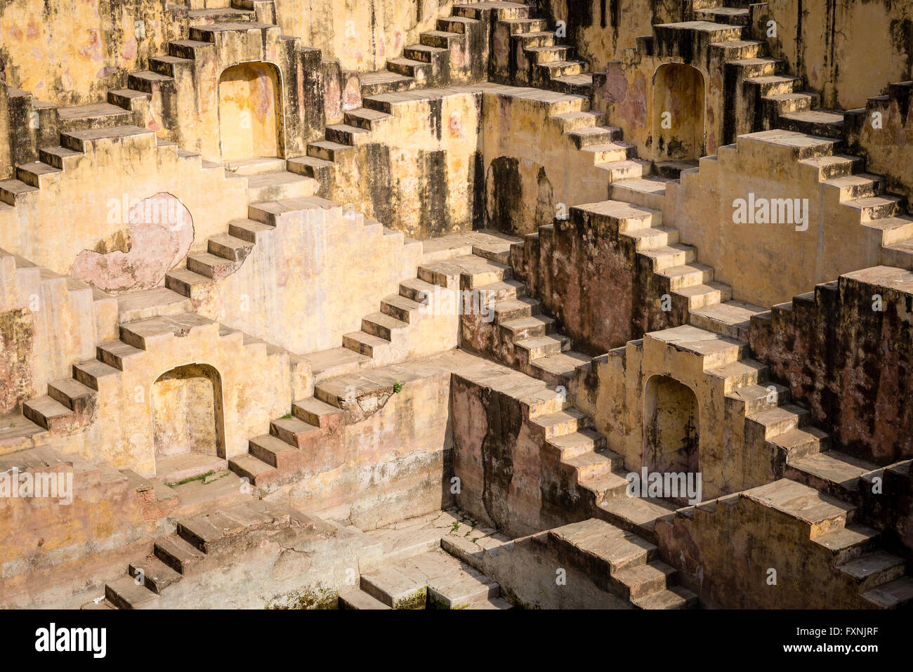 Detail of wall of step well in Jaipur Stock Photo - Alamy