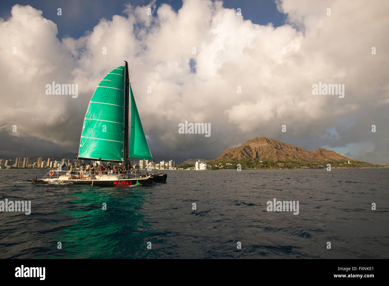 MaiTai Catamaran, day sailing for tourists off Waikiki Beach and ...