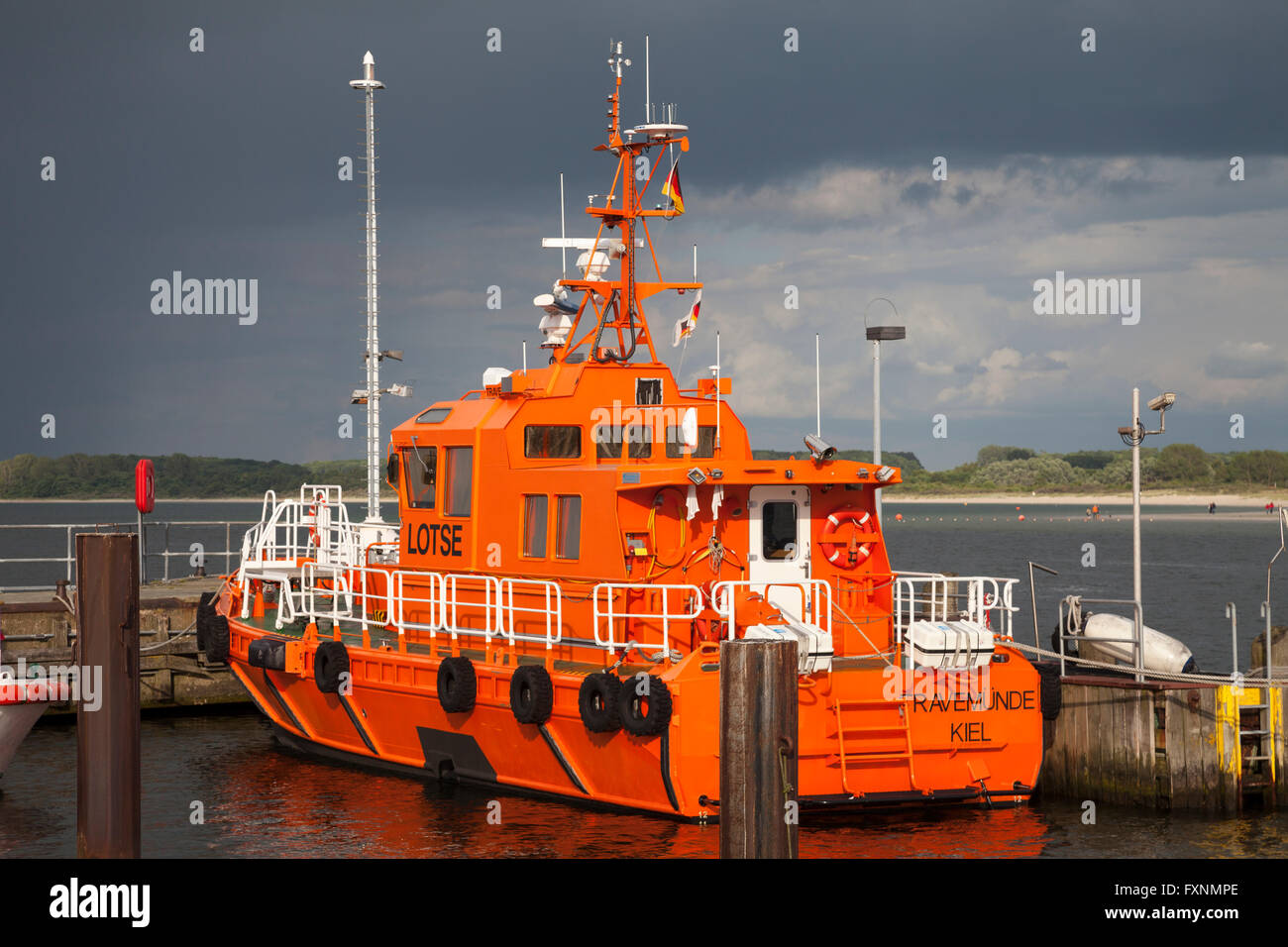 Cutter boat hi-res stock photography and images - Alamy
