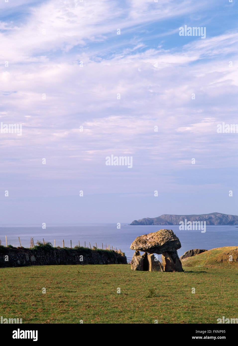 Looking NNE at Carreg Samson (Longhouse) Neolithic burial chamber ...