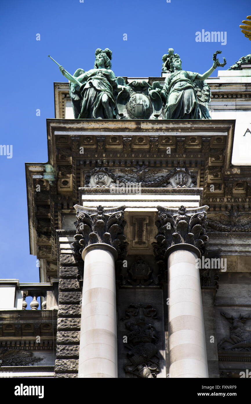 Vienna statues hofburg palace hi-res stock photography and images - Alamy