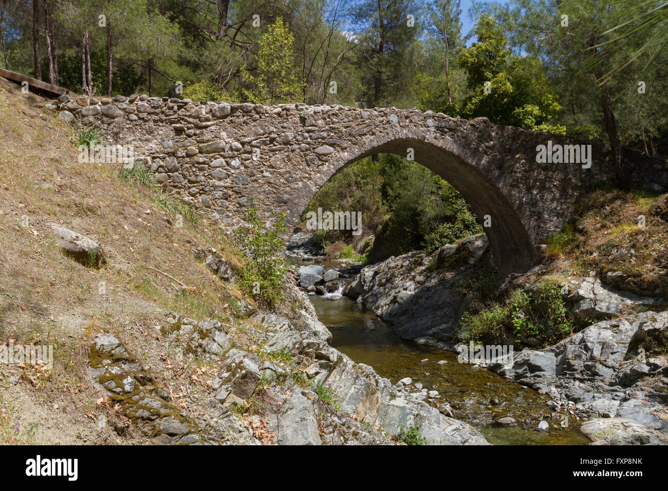 Medieval bridge hi-res stock photography and images - Alamy