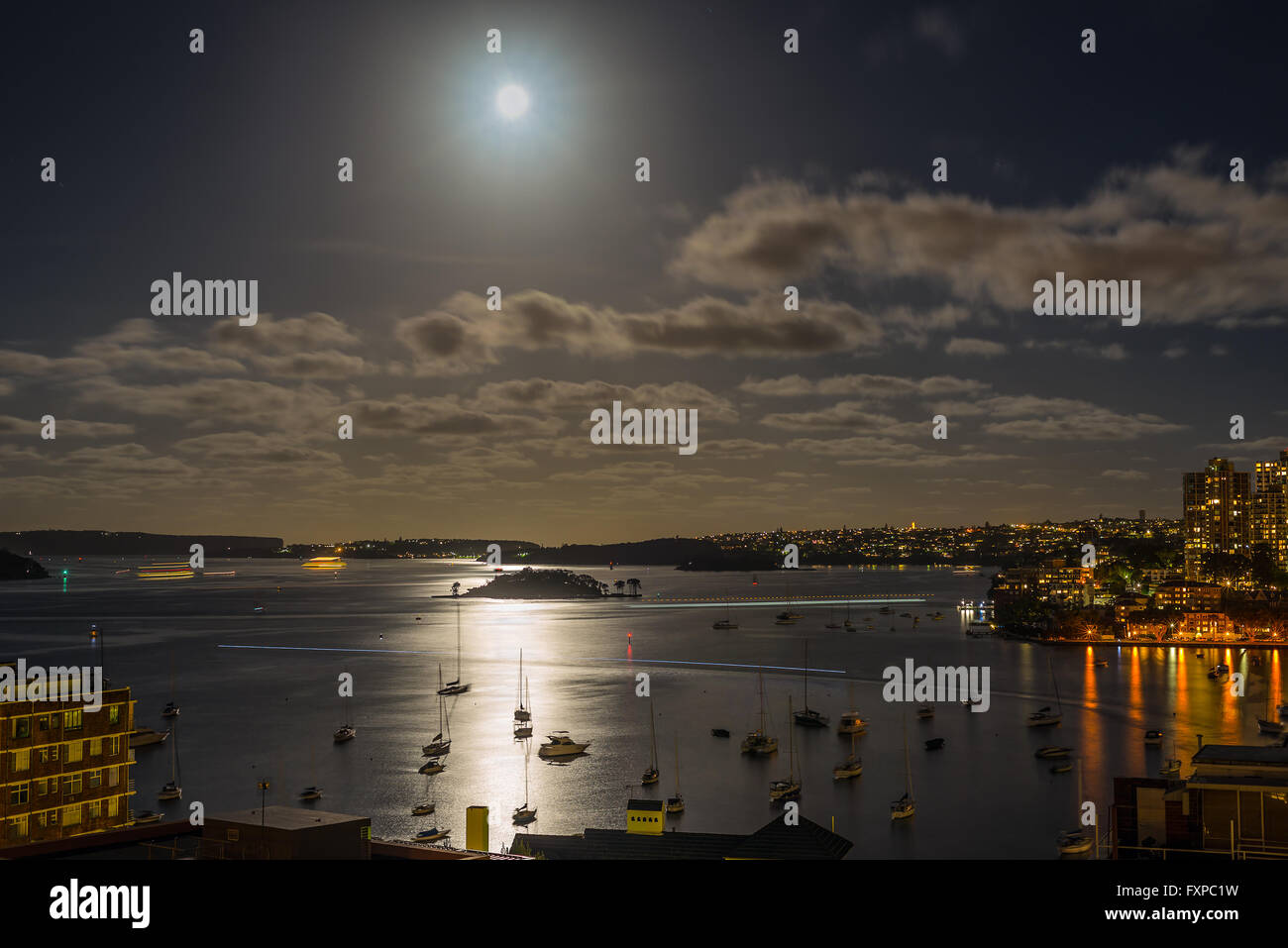 Sydney Harbour in the moonlight with water reflections - Long exposure ...