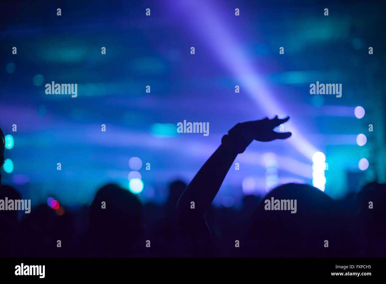 Blur group band hi-res stock photography and images - Alamy
