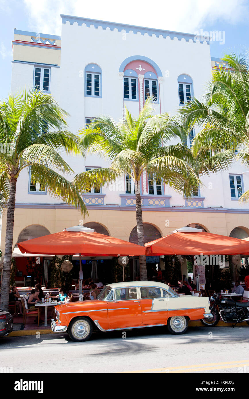 Retro floridian architecture hi-res stock photography and images - Alamy