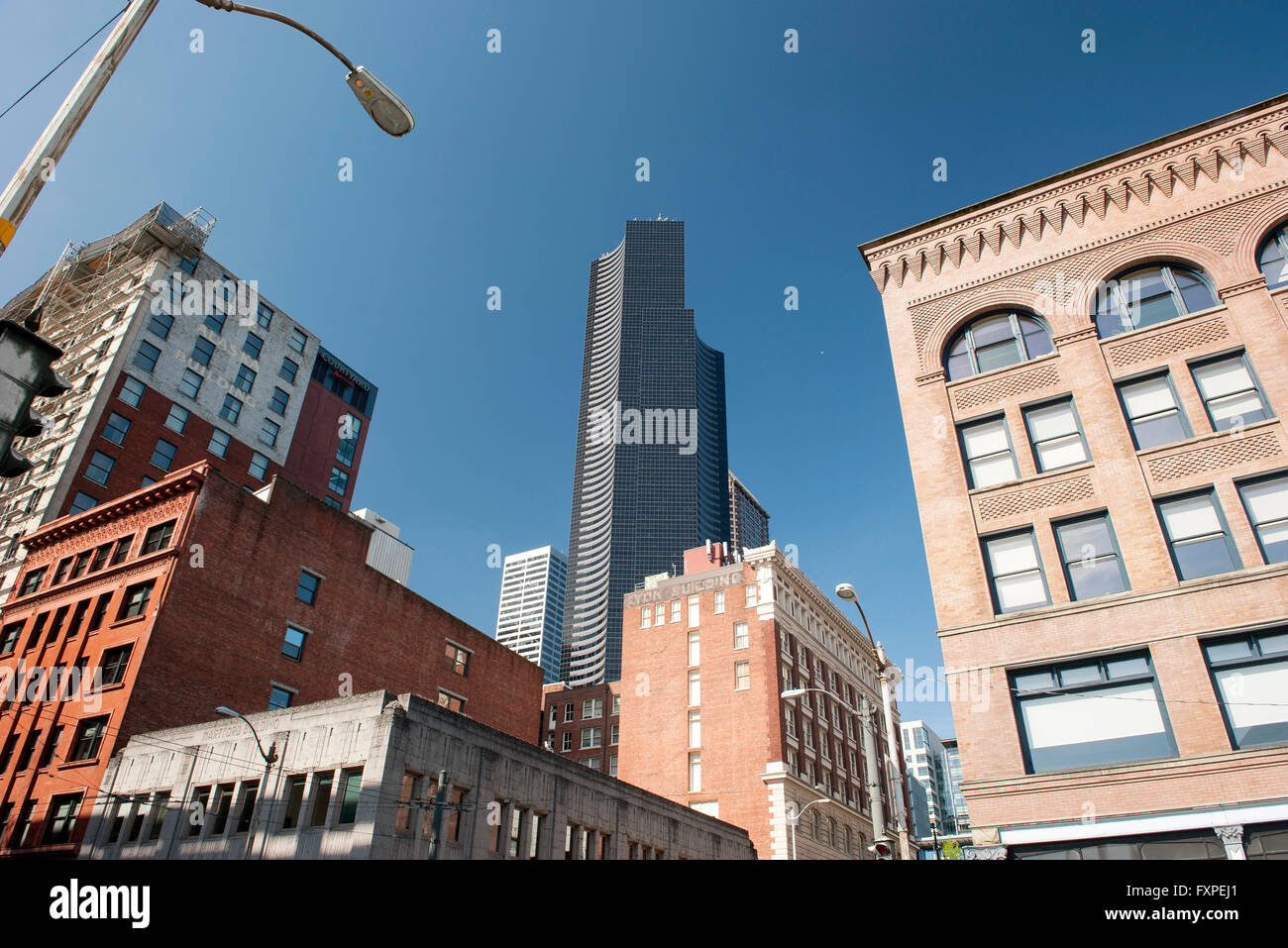Neighboring buildings hi-res stock photography and images - Alamy