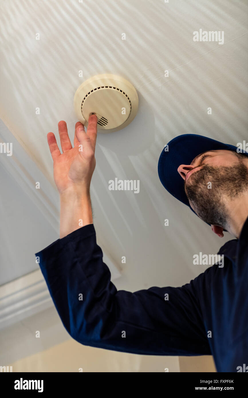 Installing smoke detector hi-res stock photography and images - Alamy