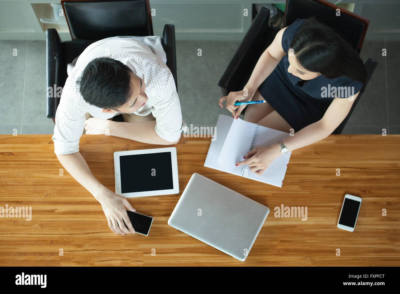 Aerial view people desk hi-res stock photography and images - Alamy
