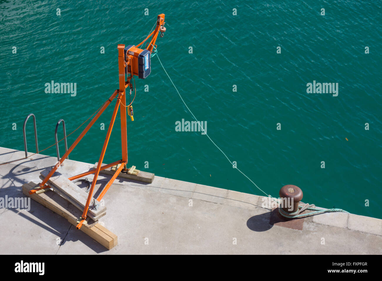 Hoist frame hi-res stock photography and images - Alamy