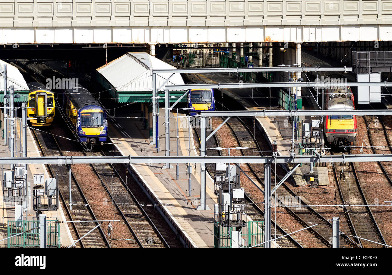 Trains at the Waverley Train Station in Edinburgh, UK Stock Photo - Alamy