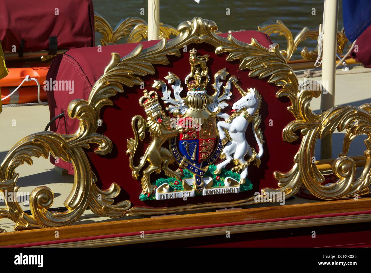 Hampton court royal barge hi-res stock photography and images - Alamy