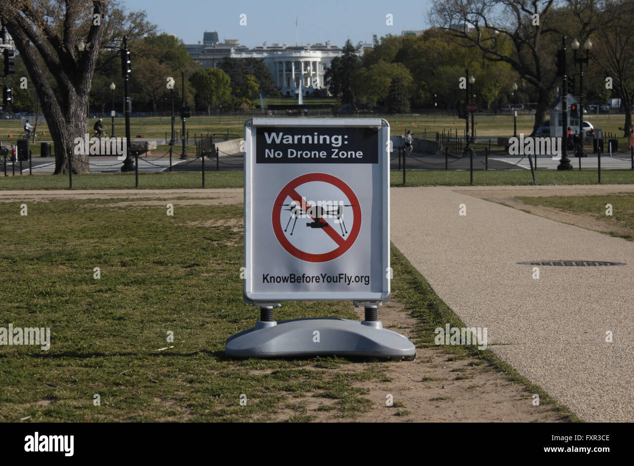 Washignton, DC, USA. 17th Apr, 2016. One of several ''No Drone Zone ...