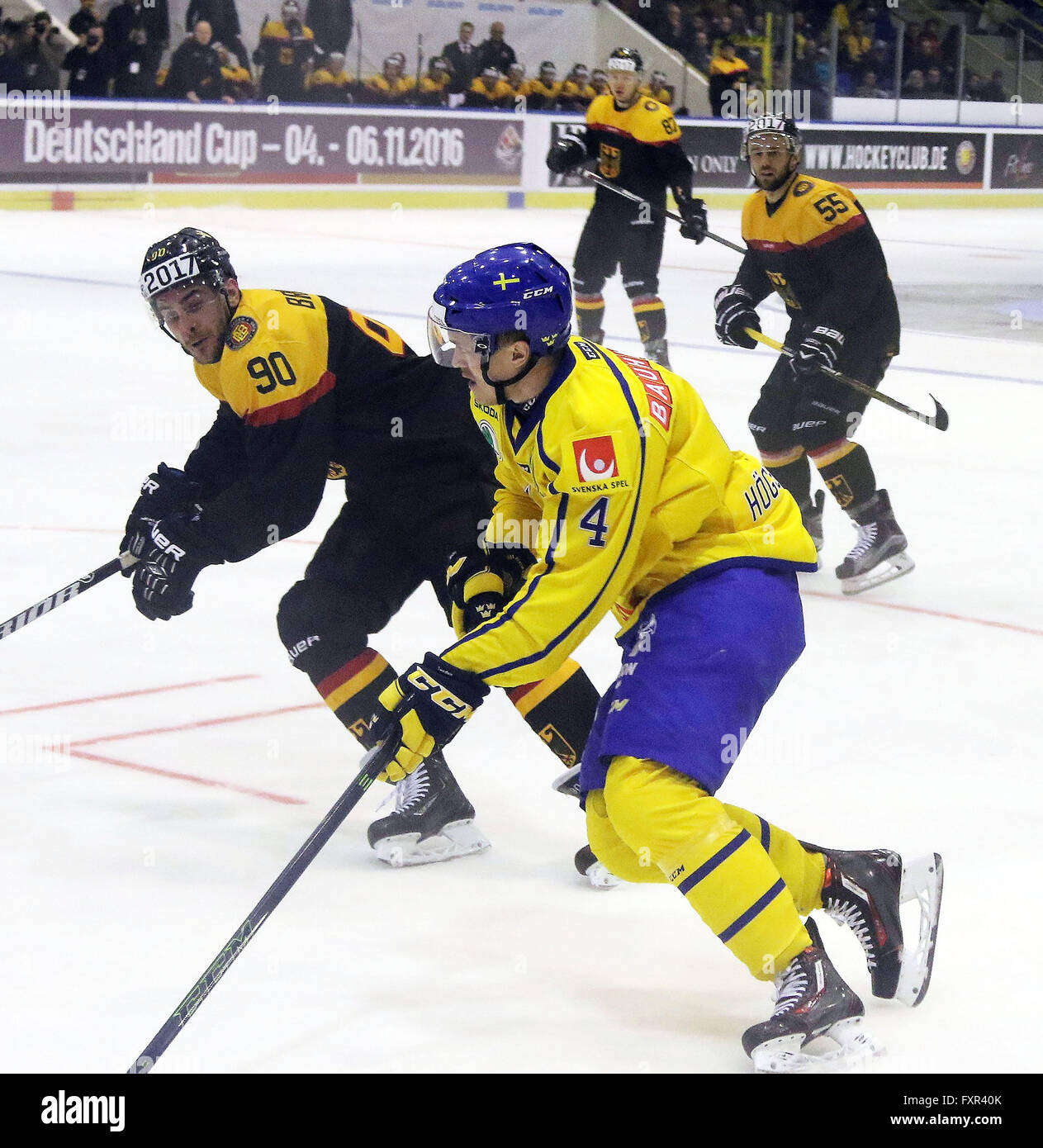 Landshut, Bavaria, Germany. 17th Apr, 2016. from left Konstantin BRAUN ...