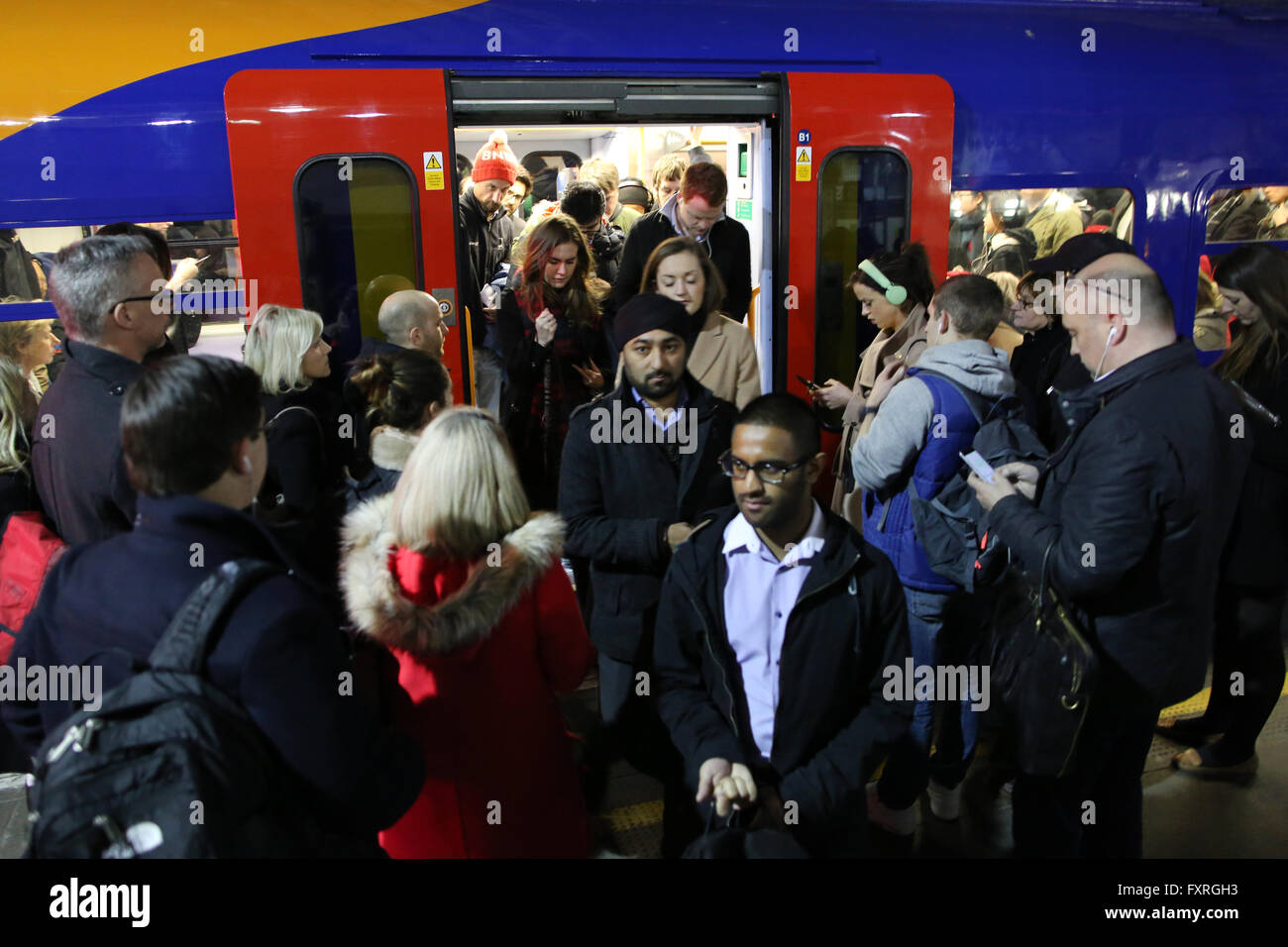 Overcrowded train uk hi-res stock photography and images - Alamy