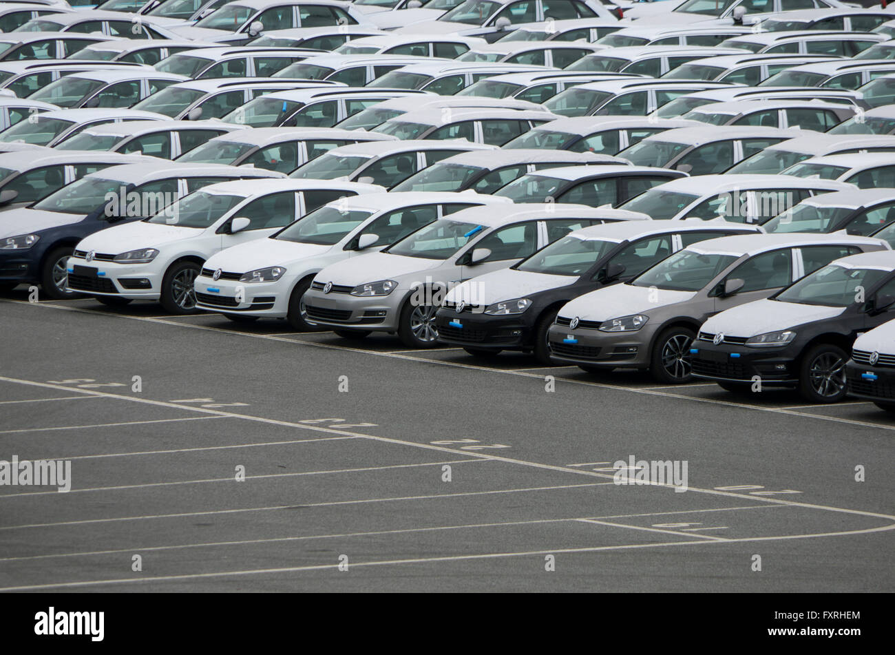 Imported cars on the quayside at Setubal Portugal Stock Photo - Alamy