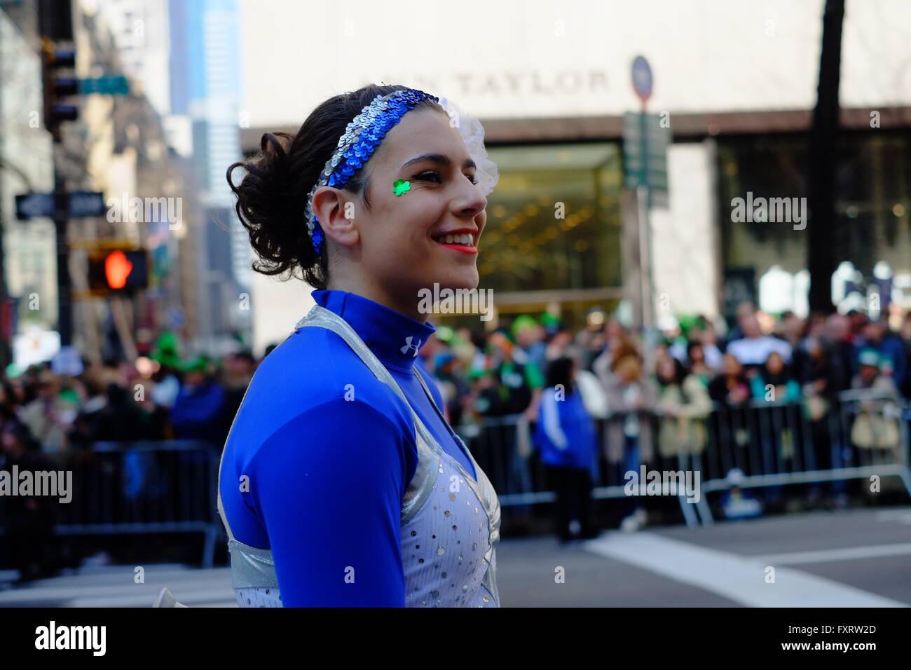 Mayor Deblasio marches in the 2016 St Patricks Day Parade Featuring ...