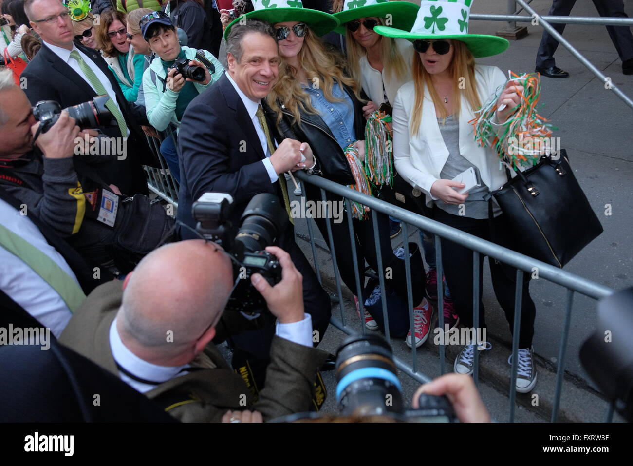 Mayor Deblasio marches in the 2016 St Patricks Day Parade Featuring ...
