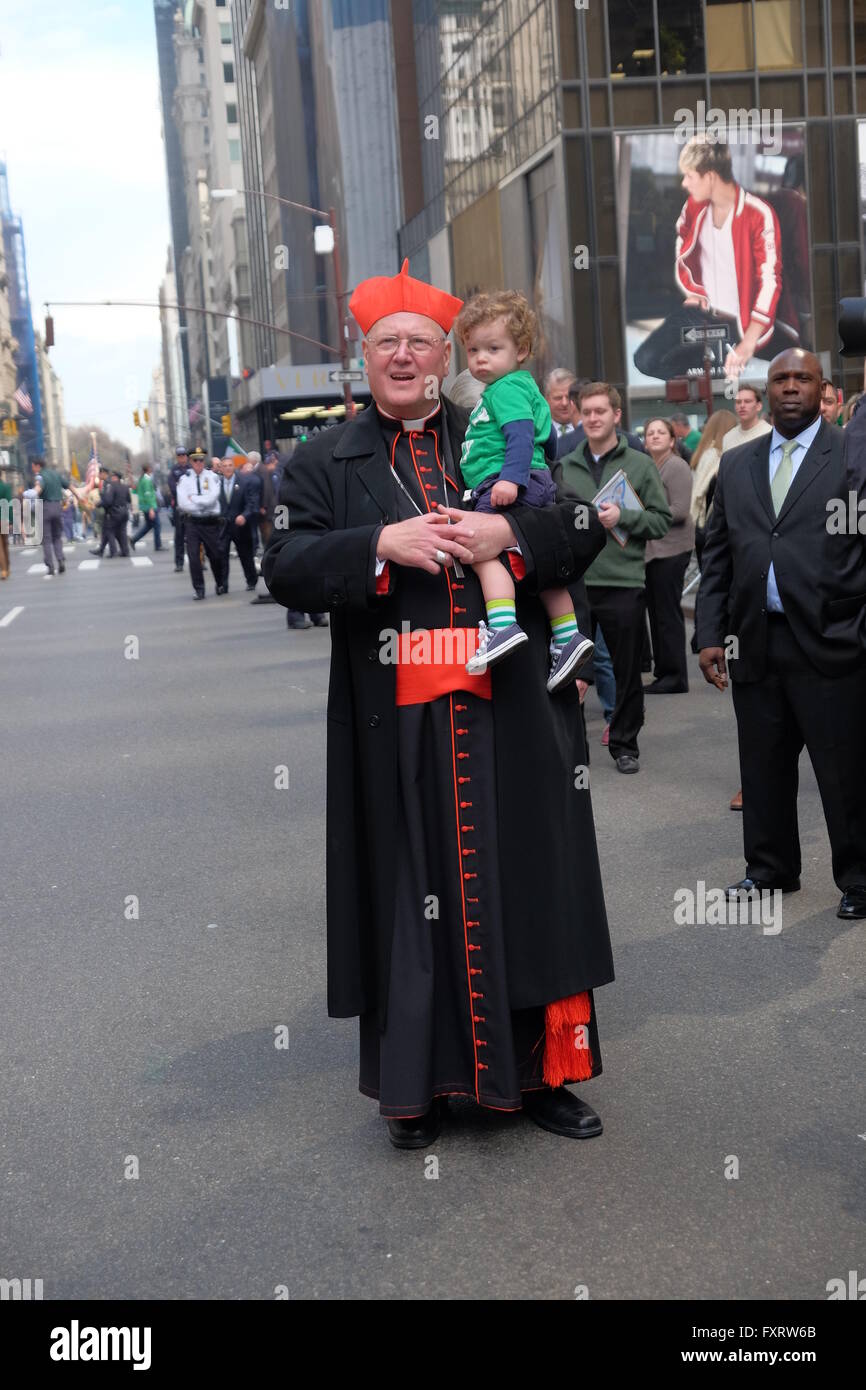 Mayor Deblasio marches in the 2016 St Patricks Day Parade Featuring ...
