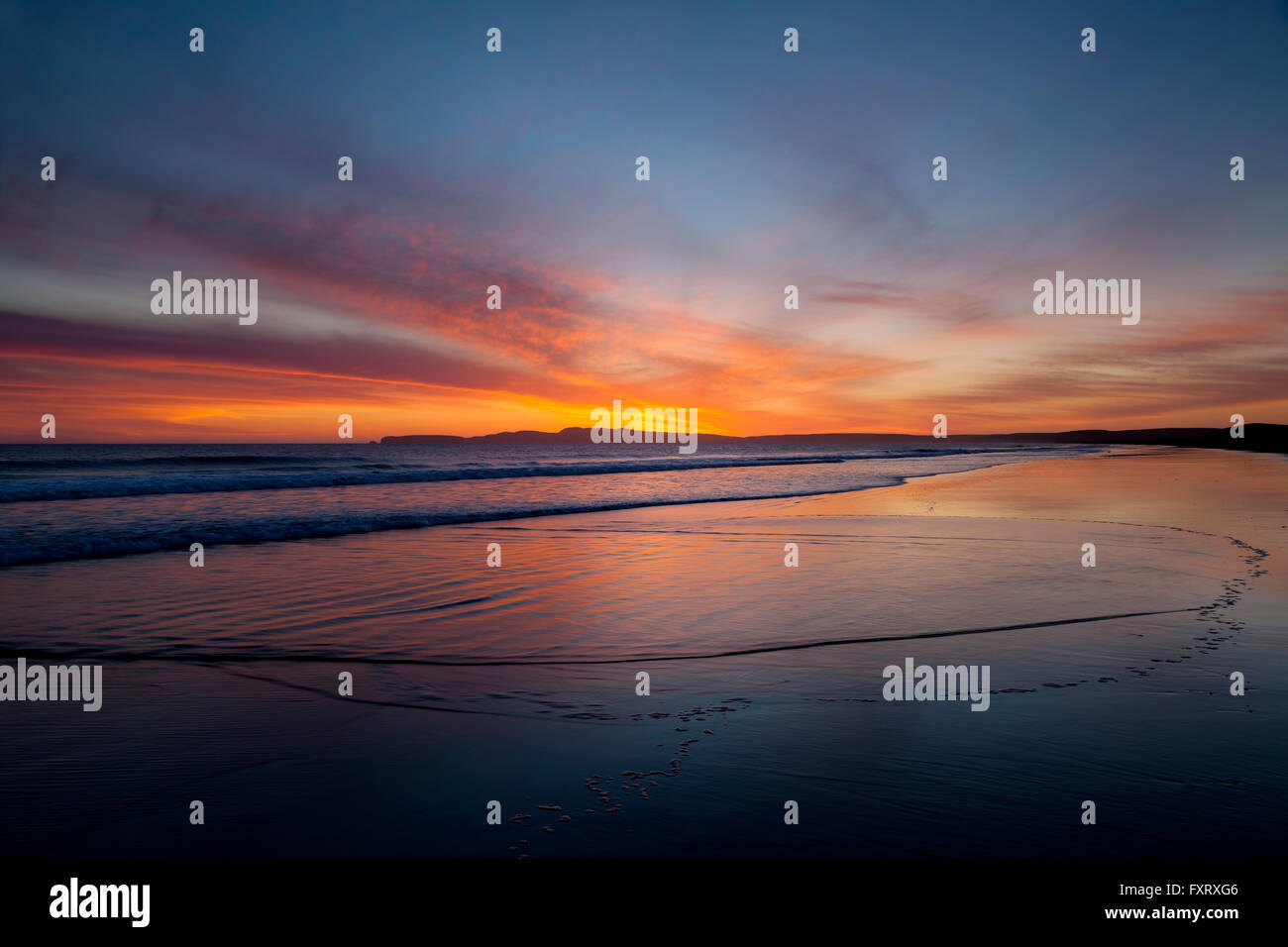Sun and clouds at the beach hi-res stock photography and images - Alamy