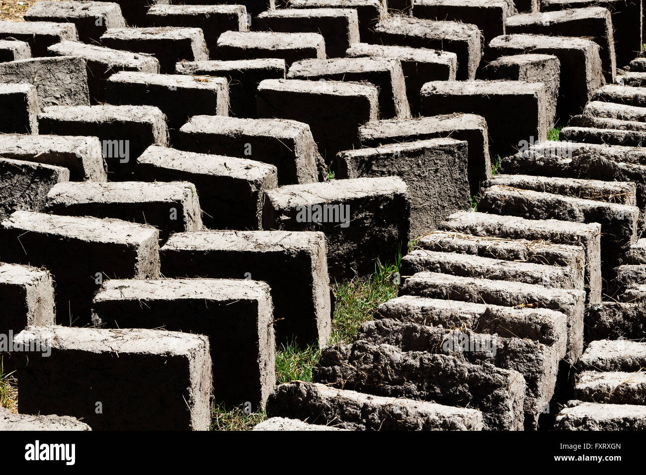 Mud bricks straw hi-res stock photography and images - Alamy