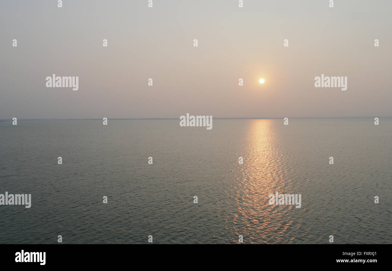 Soft morning sun hi-res stock photography and images - Alamy