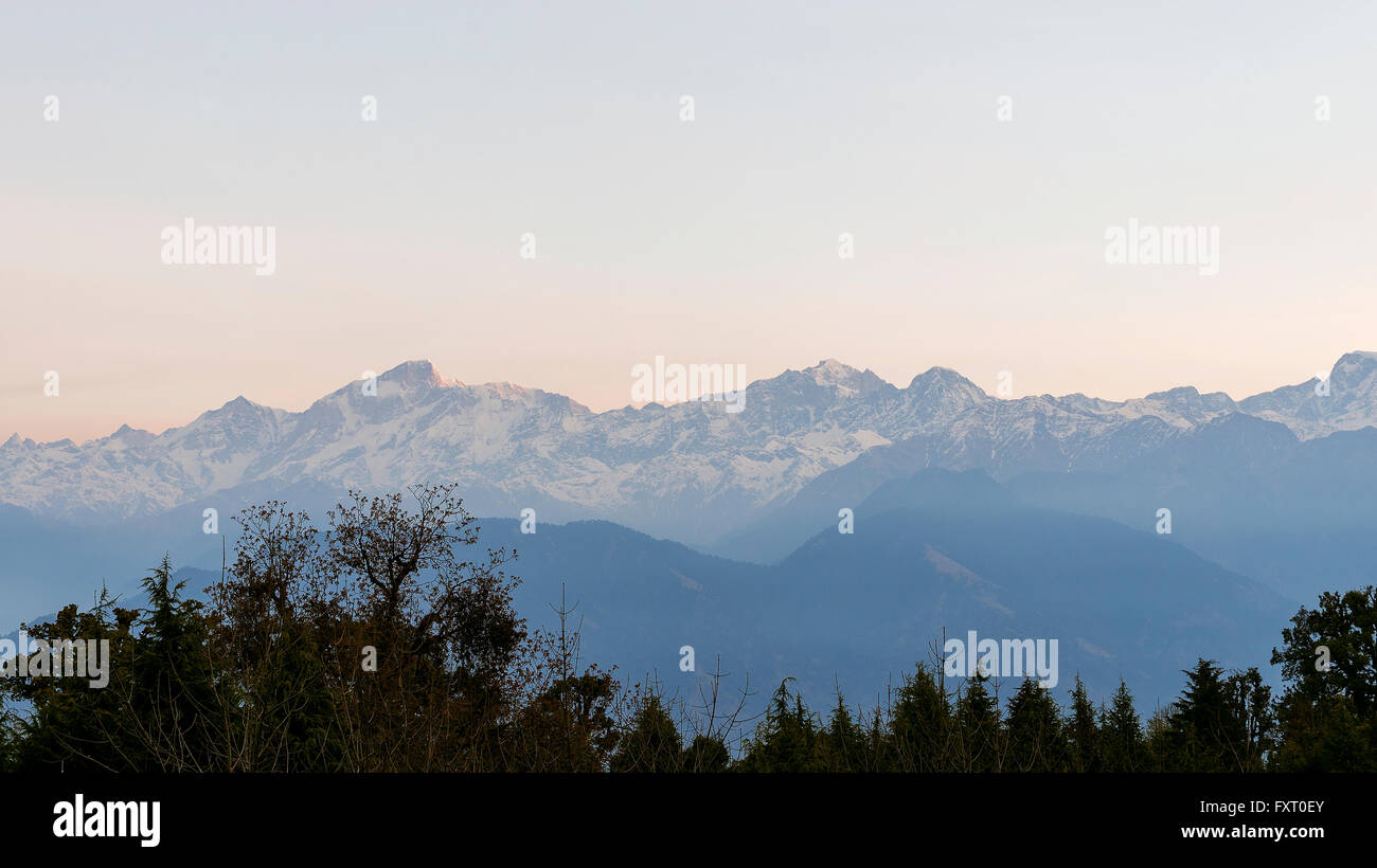 beautiful sunrise on himalayas mountain range Stock Photo - Alamy