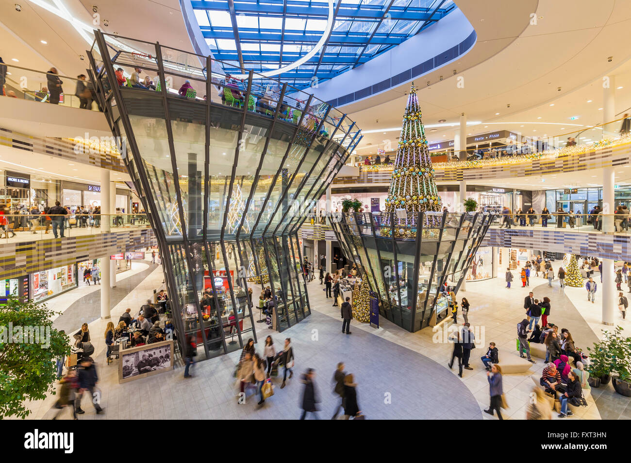 Milaneo shopping centre at Christmastime, Mailänder Platz, Stuttgart ...