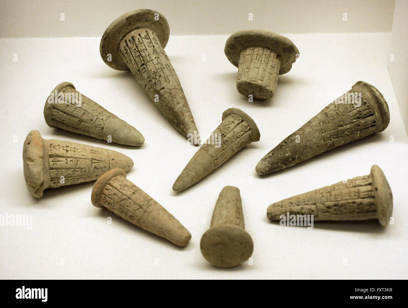 Sumer cuneiform hi-res stock photography and images - Alamy