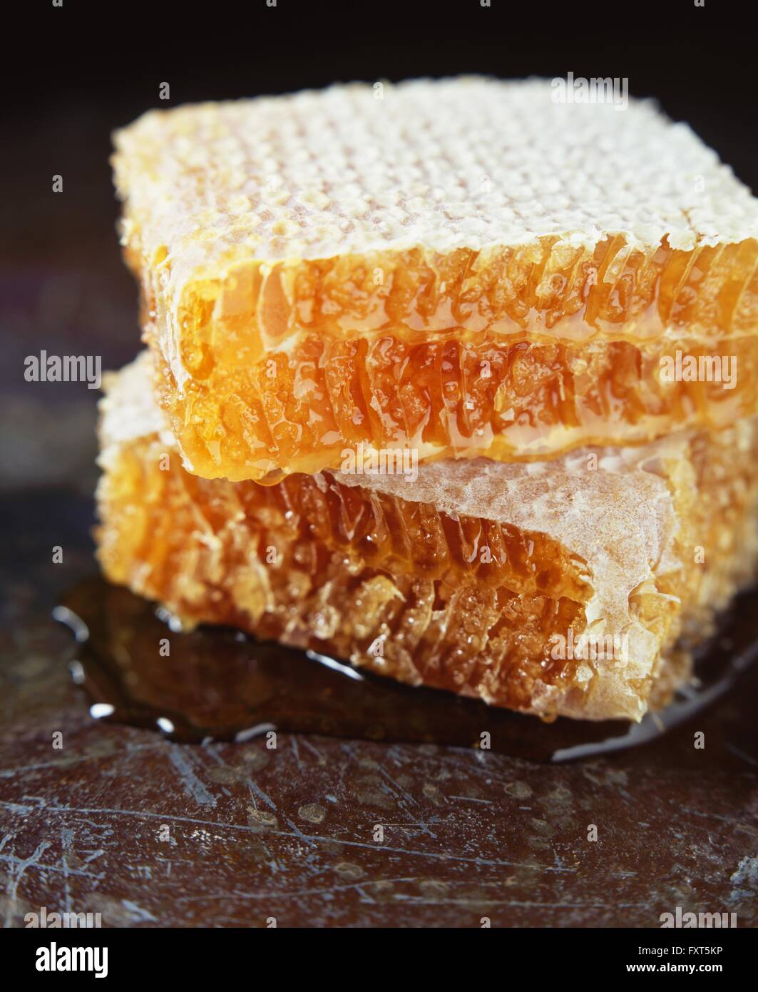 Oozing honeycomb hi-res stock photography and images - Alamy