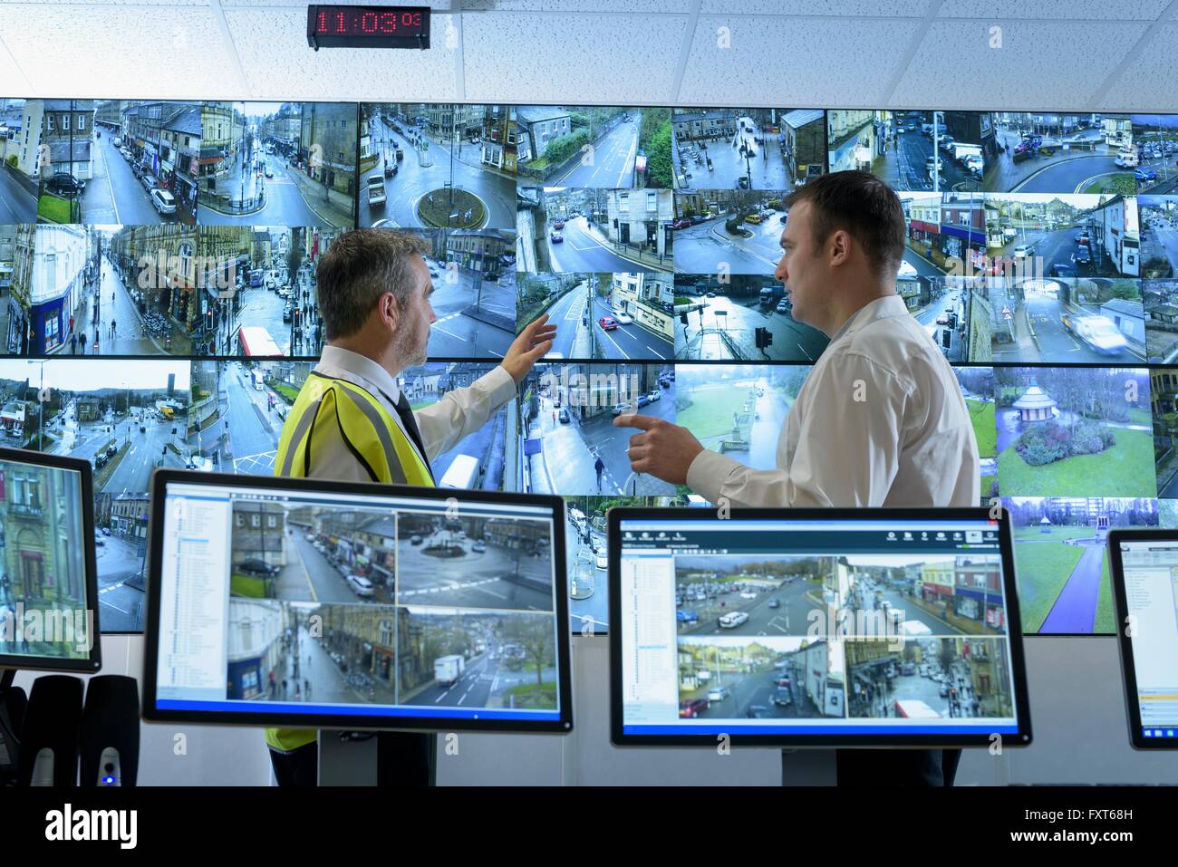 Security surveillance control room hi-res stock photography and images ...