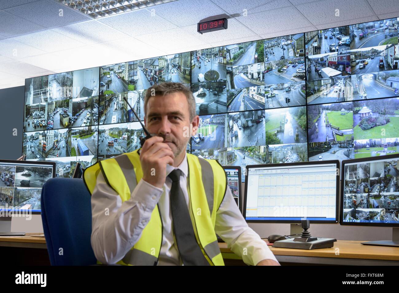 Security guard in control room hi-res stock photography and images - Alamy