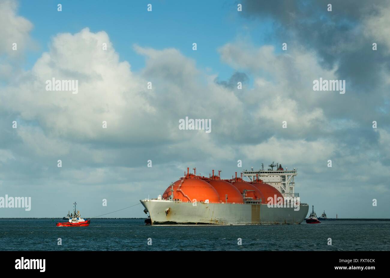Liquid gas terminal hi-res stock photography and images - Alamy