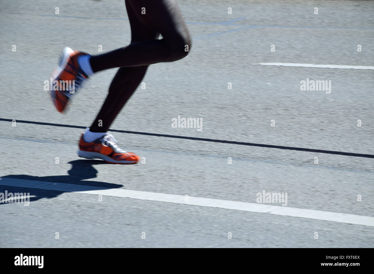 Runners marathon blurred motion legs hi-res stock photography and ...