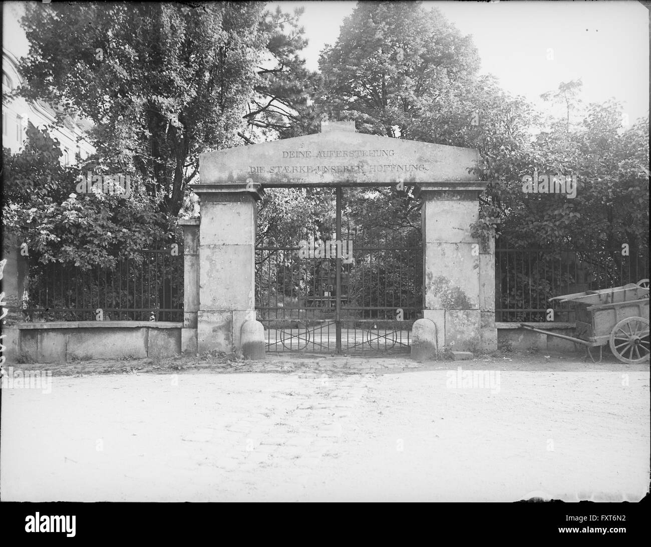 Wahring cemetery hi-res stock photography and images - Alamy