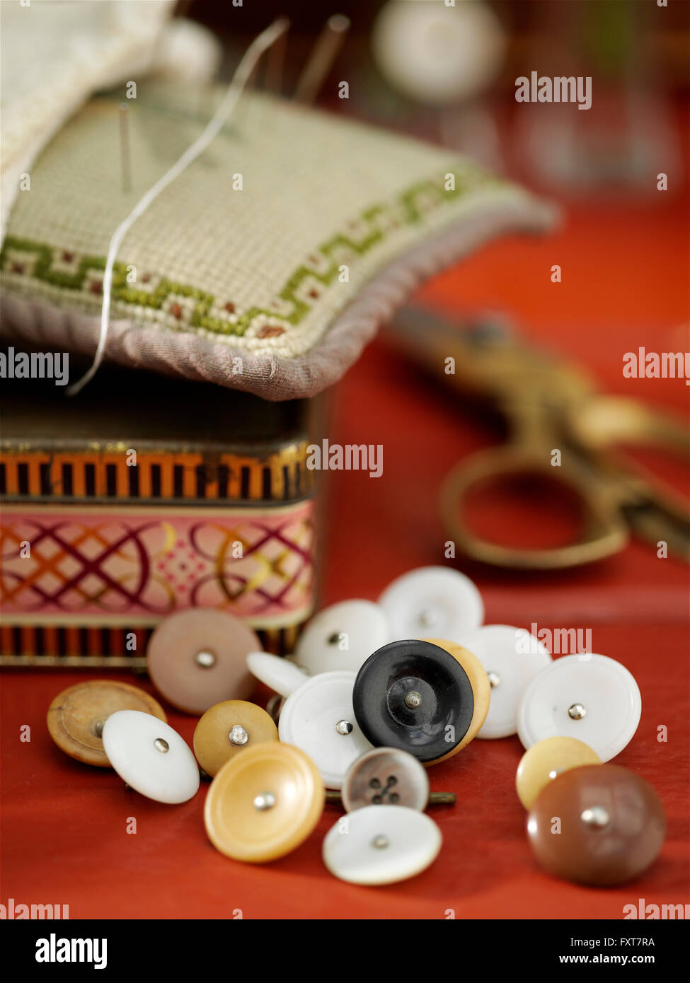 Vintage buttons hi-res stock photography and images - Alamy