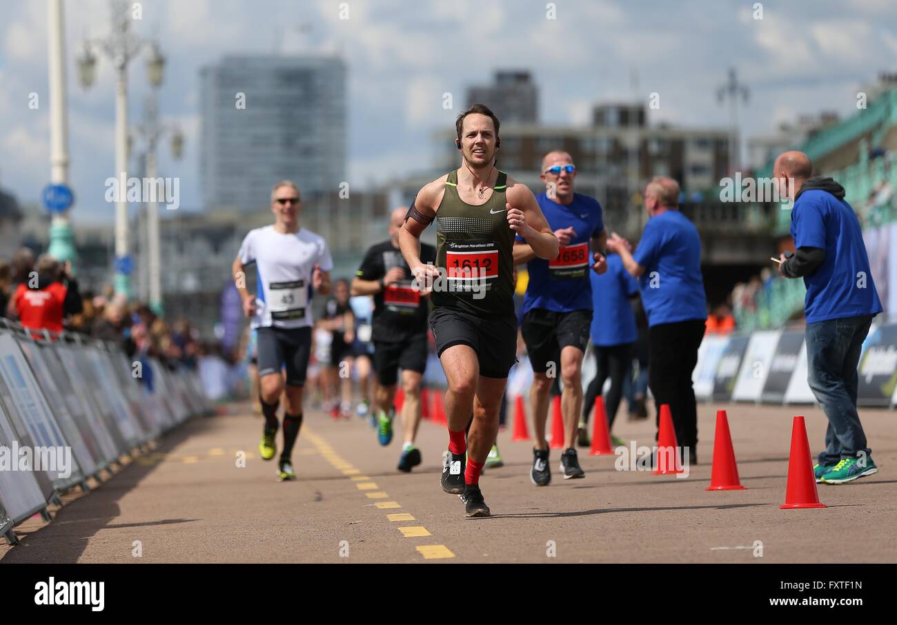 Runners take part in the 2016 Brighton Marathon Stock Photo - Alamy