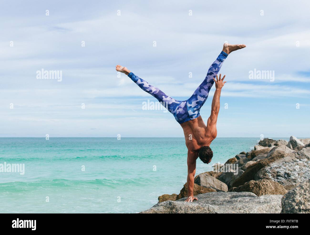One Handed Handstand High Resolution Stock Photography and Images - Alamy
