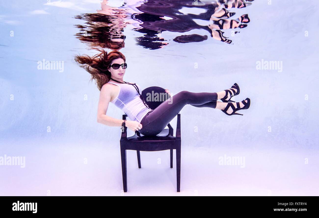 Gewitter Speisekammer Gerechtigkeit High Heels Underwater Kran Luft Tücken