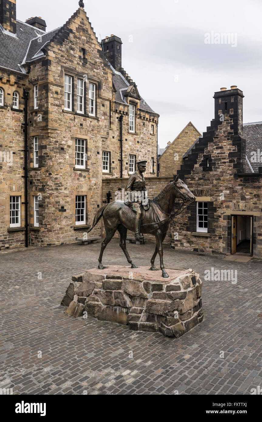 Inside edinburgh castle hi-res stock photography and images - Alamy