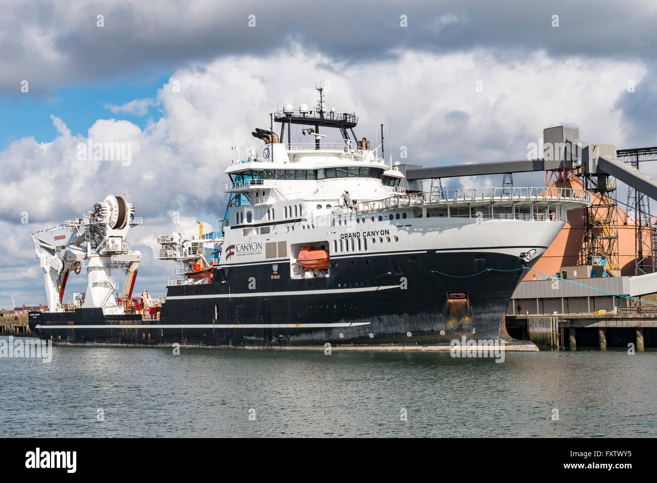 Canyon uk hi-res stock photography and images - Alamy