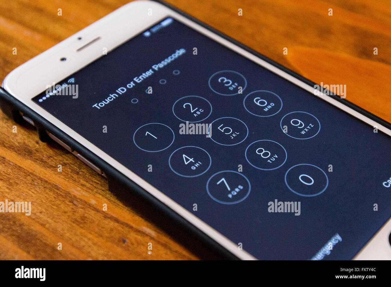 Apple id login hi-res stock photography and images - Alamy