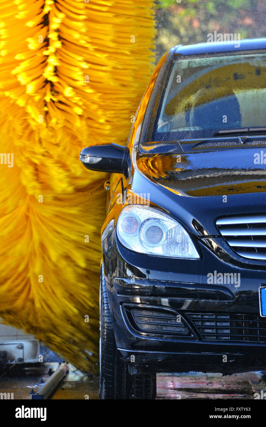 Automated car hi-res stock photography and images - Alamy