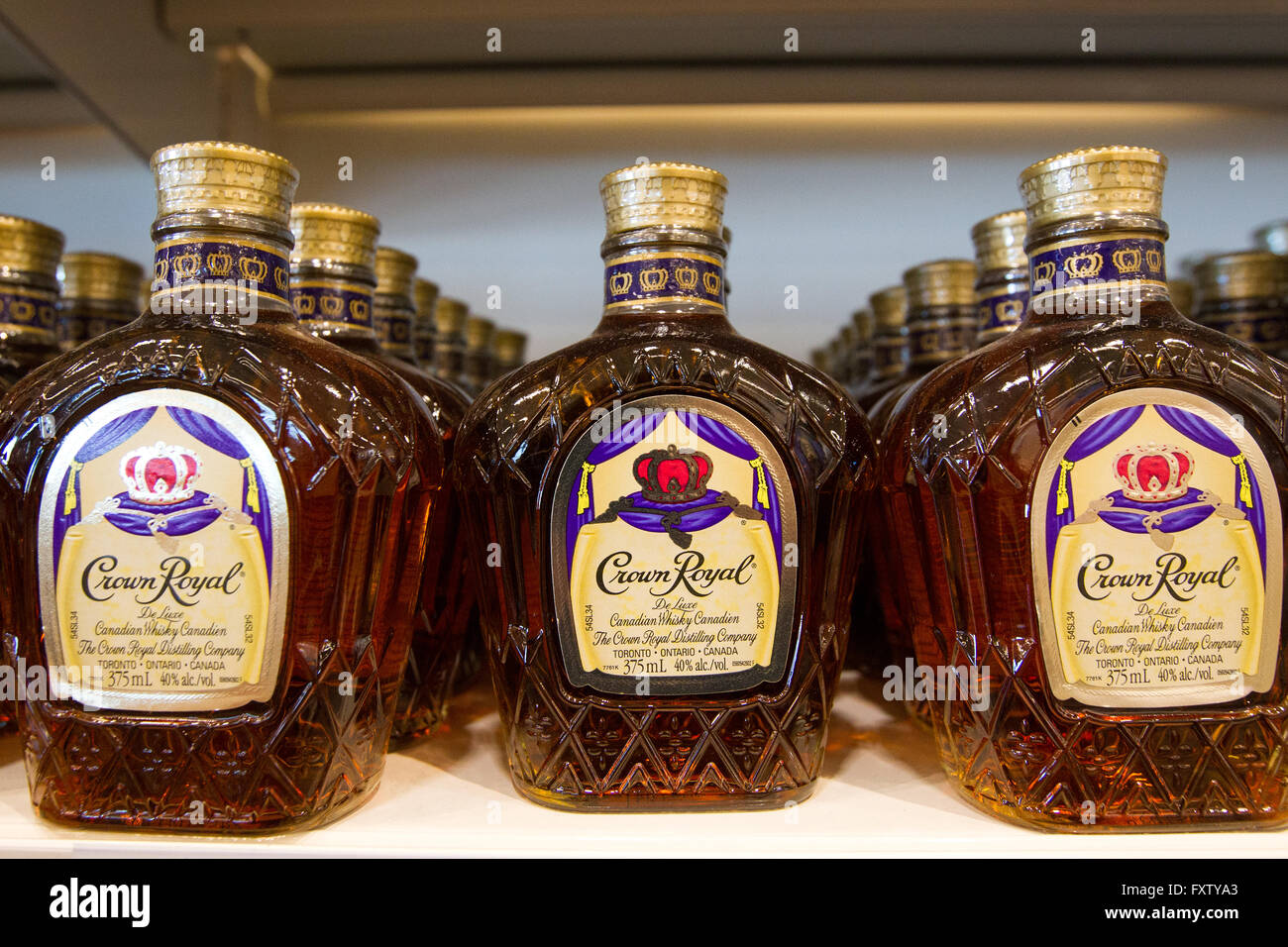 Crown royal whiskey hi-res stock photography and images - Alamy